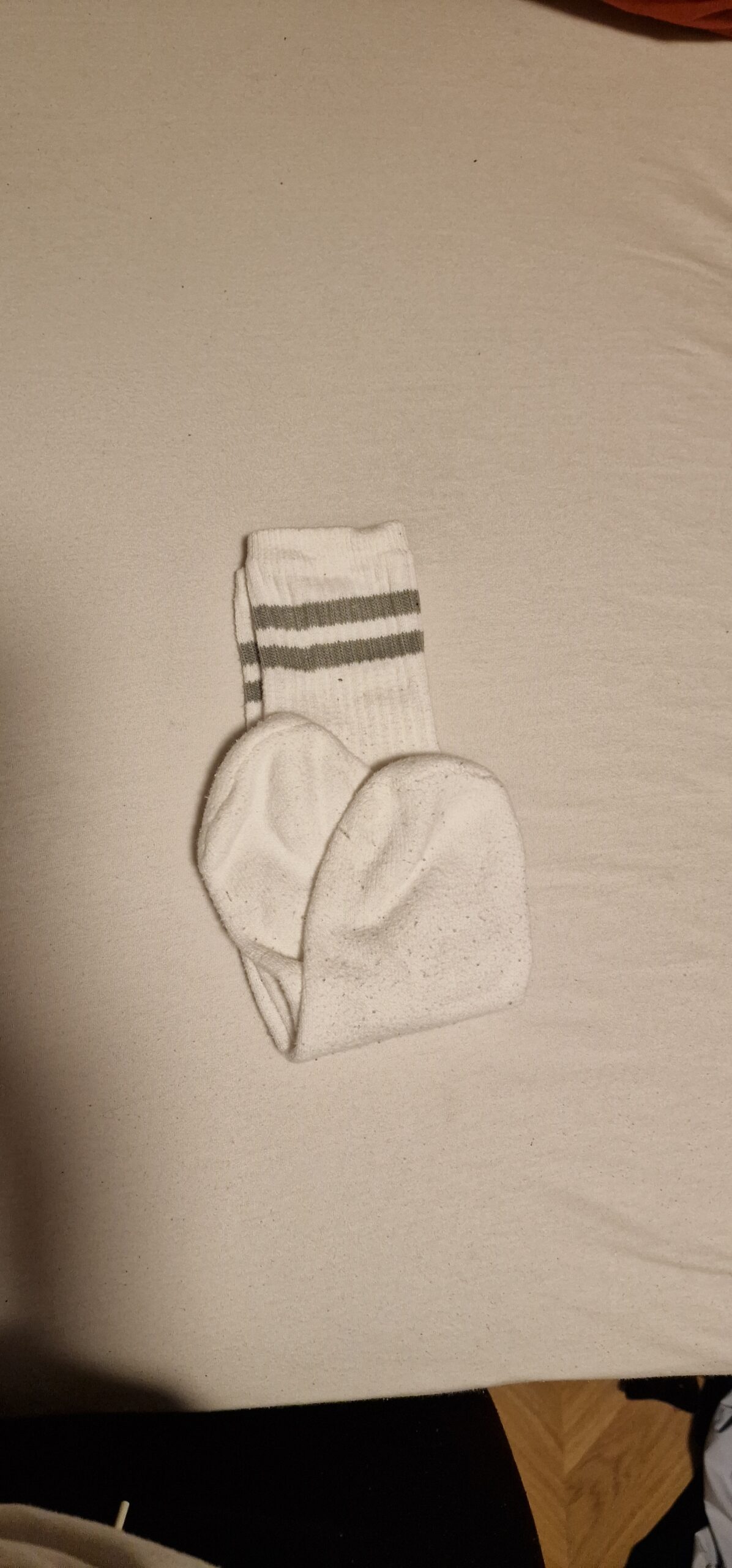 Brugte hvide tennissokker - Brugtetrusser.dk